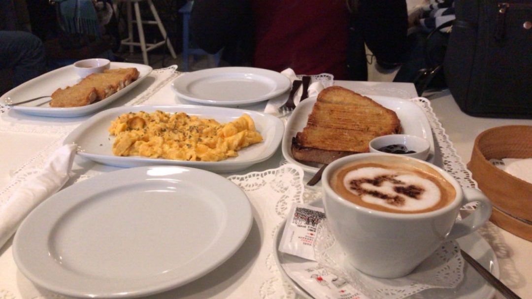 Breakfast in Porto you don't want to miss | Daydreaming Travels